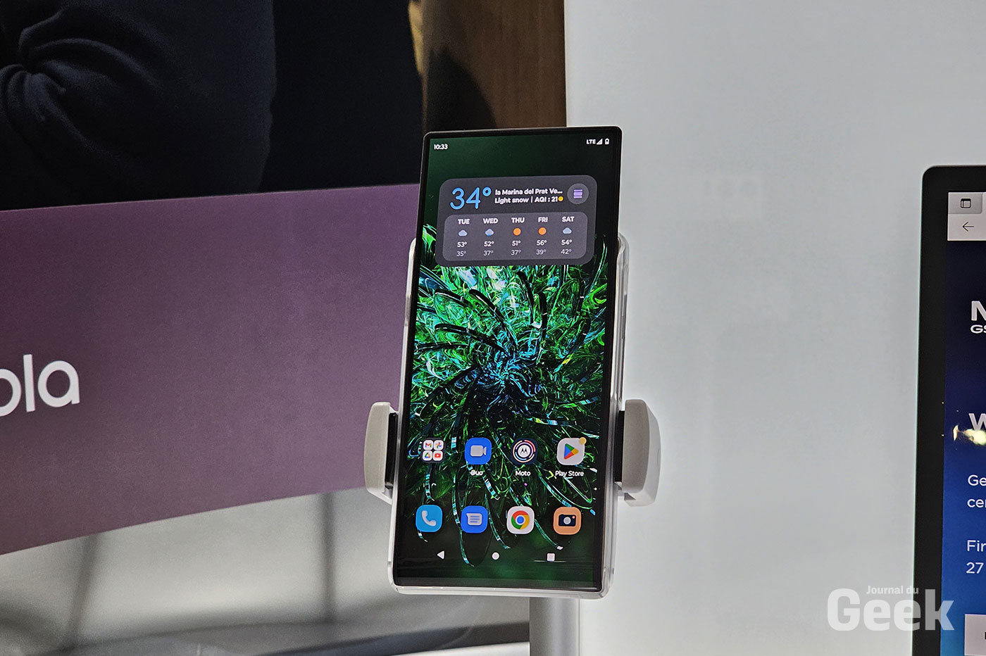 Motorola cartonne le MWC avec son nouveau smartphone à écran enroulable