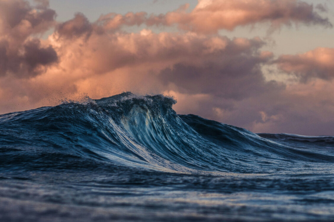 Grâce à l'IA, on peut maintenant prédire les vagues scélérates