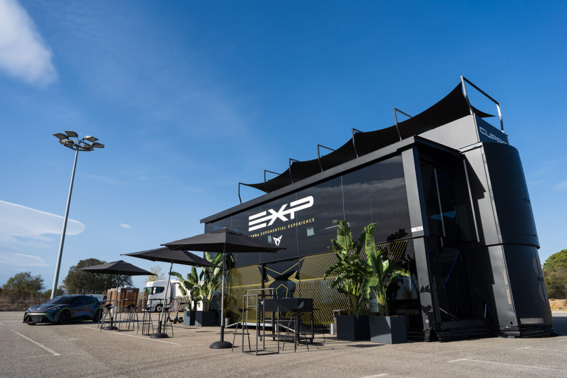 Cupra Exponential Experience : on a testé le simulateur e-sport le plus ...