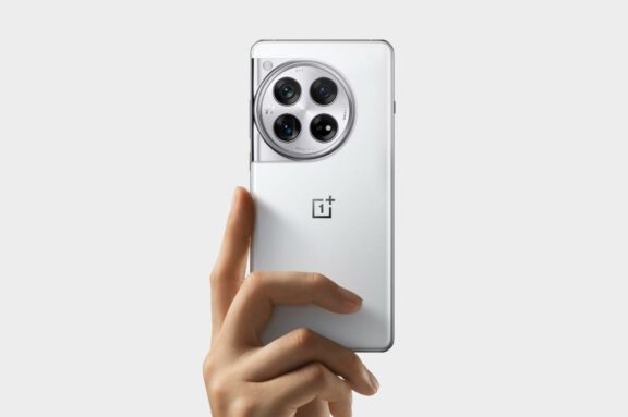 OnePlus 12 : ce smartphone est un iPhone 15 Pro Max-killer