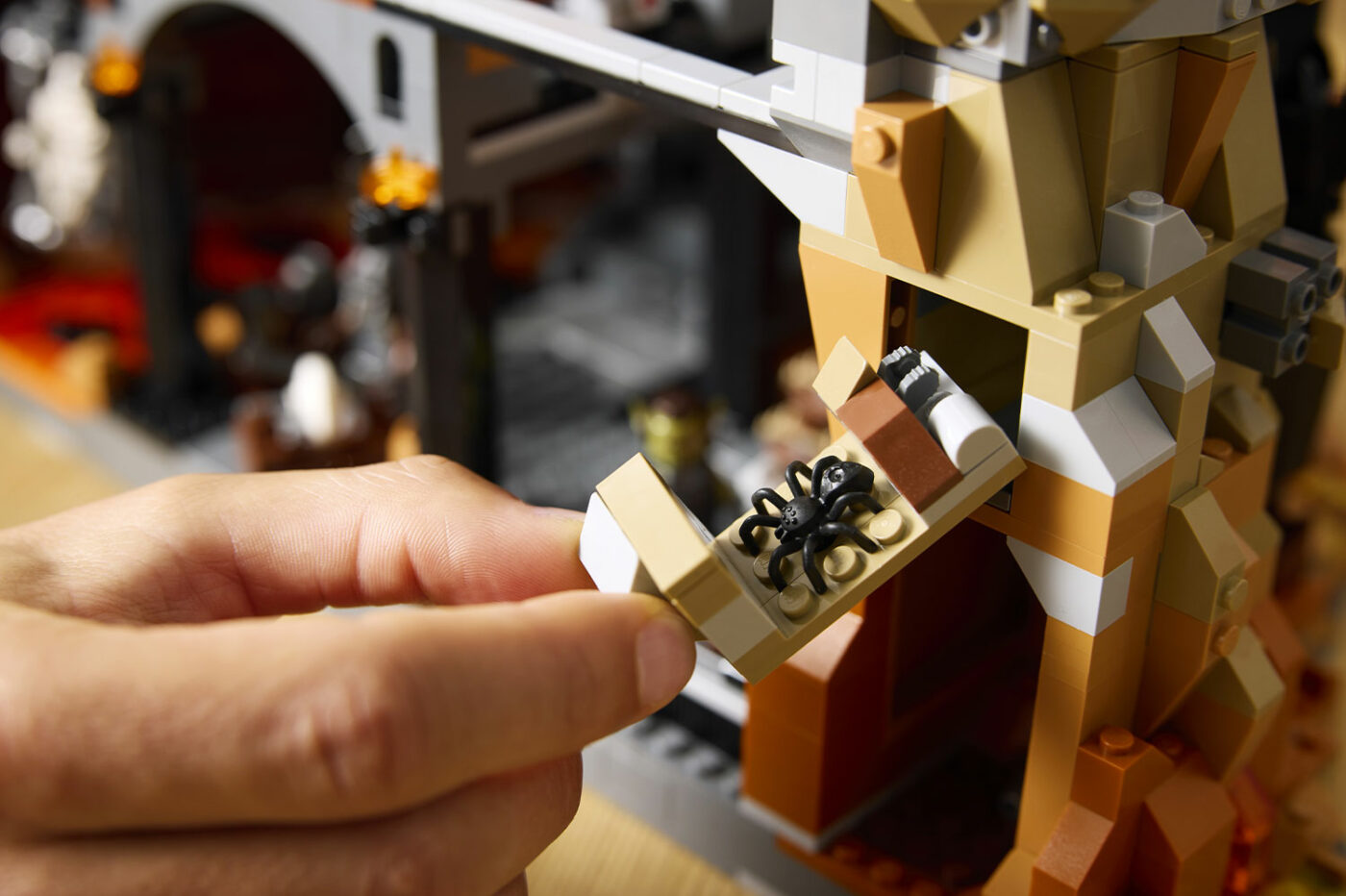 LEGO dévoile un impressionnant set LOTR Barad-Dûr