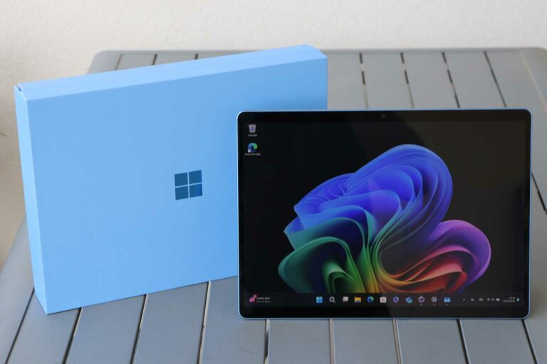 Test Microsoft Surface Pro 11 : on change de dimension avec l'OLED et ...
