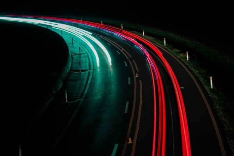 Une « autoroute électrique » pour recharger les véhicules en mouvement ...