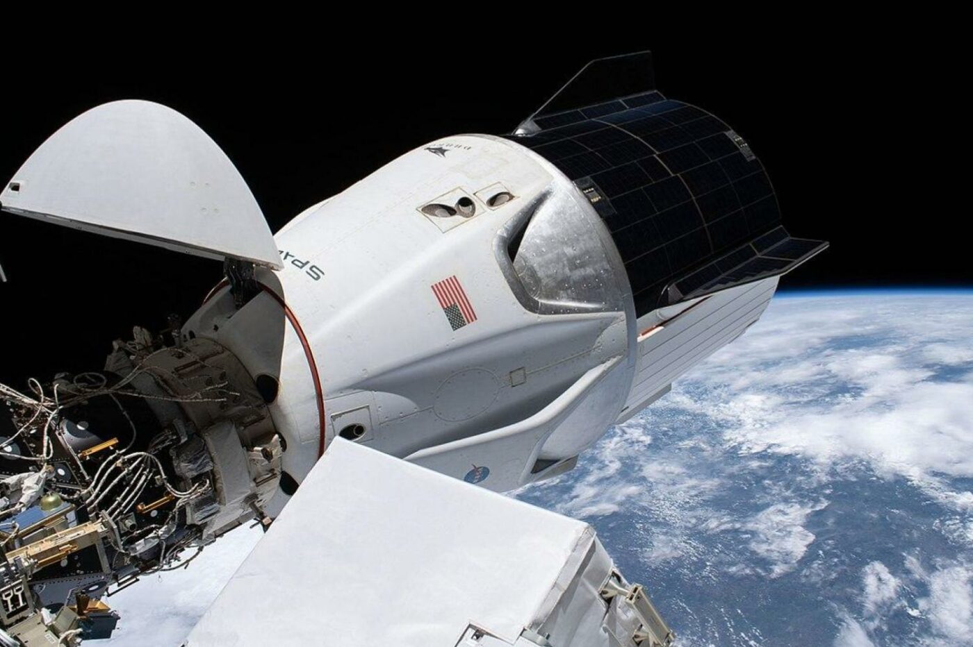 Dragon : la capsule de SpaceX sur le point de réaliser une manoeuvre ...