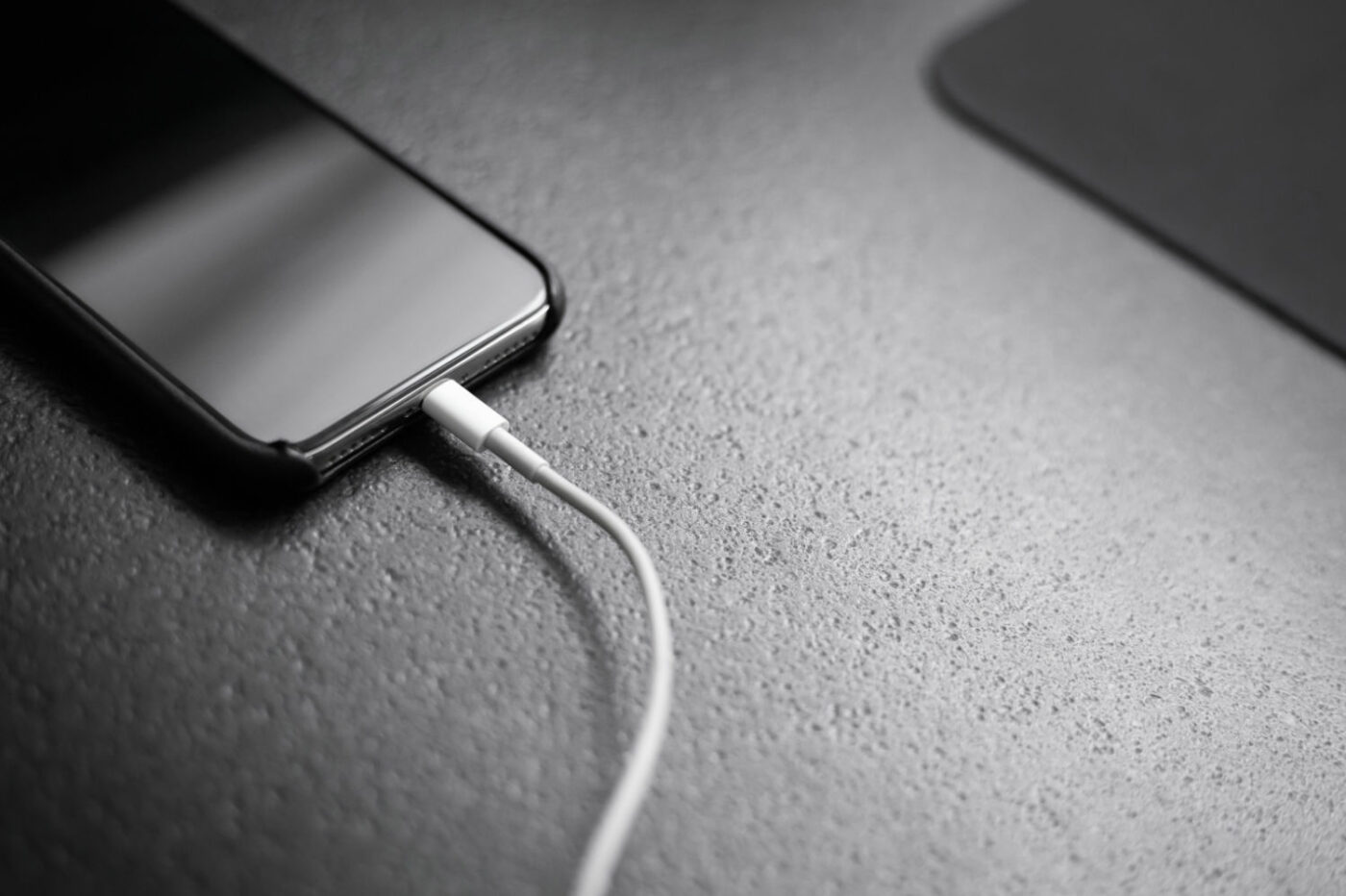 Ces deux modèles d'iPhone sont désormais interdits à la vente en France
