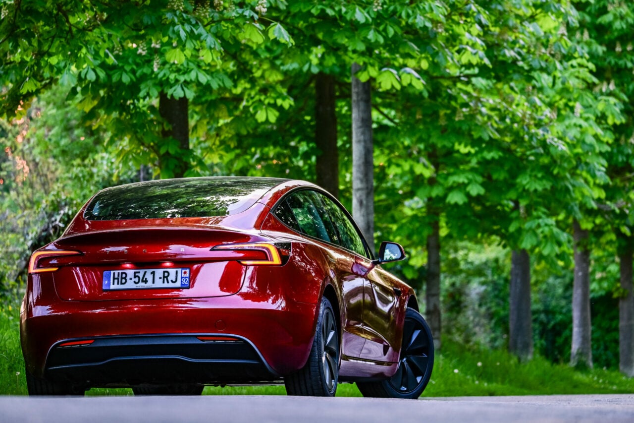 Essai Tesla Model 3 "Highland" Propulsion Rouge Ultra : elle agace ...