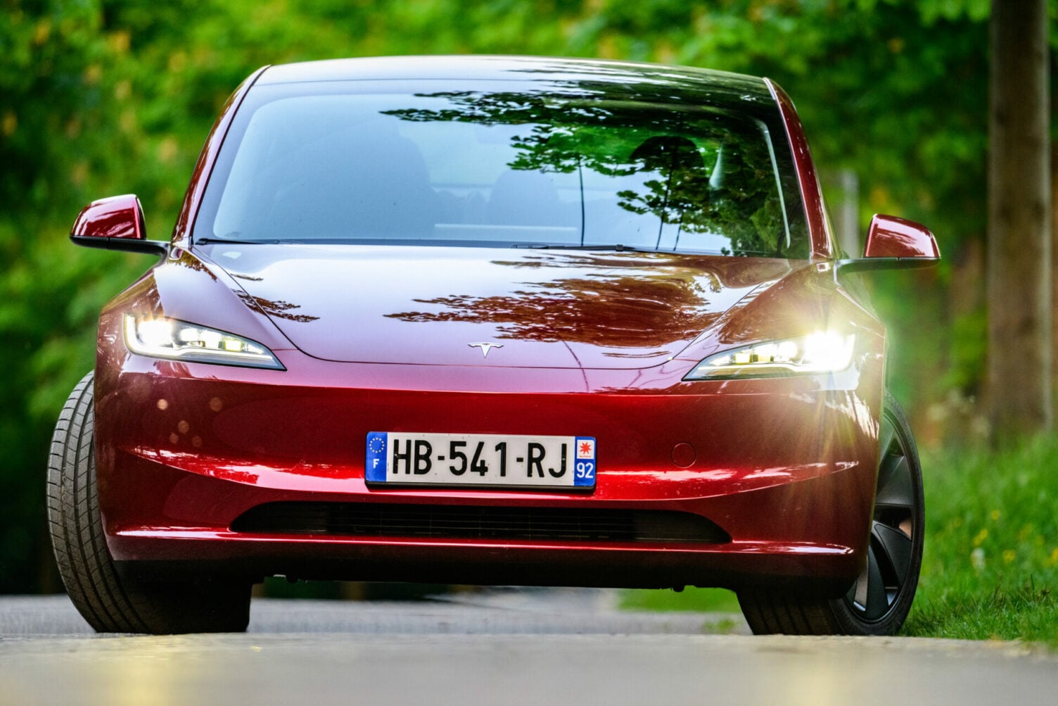 Essai Tesla Model 3 "Highland" Propulsion Rouge Ultra : elle agace ...