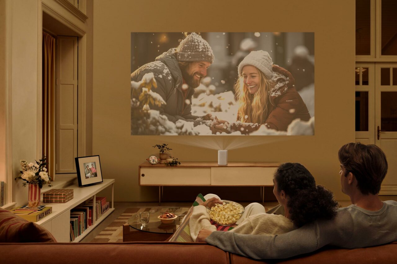 The Premiere 5 : ce vidéoprojecteur Samsung transforme votre table en ...