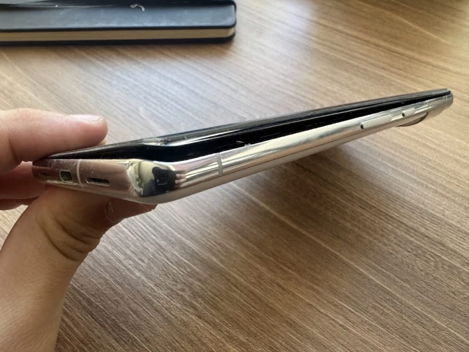 Pixel 7 et 7 Pro : des batteries qui gonflent, la galère pour les ...