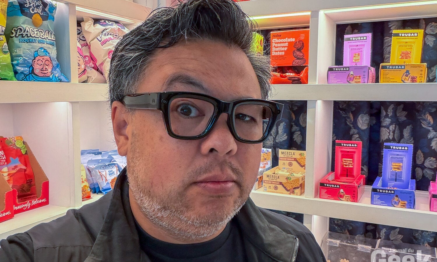 Fini le « hey Meta » pour les lunettes connectées de Meta : un simple ...