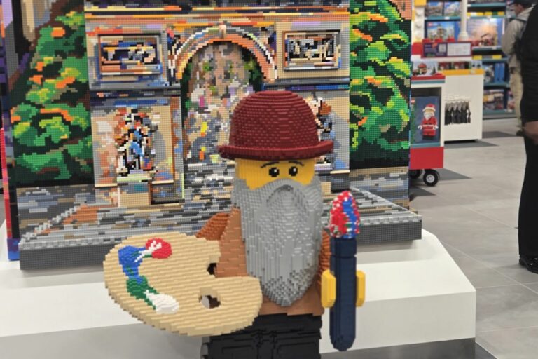 LEGO ouvre un nouveau magasin de 250m² à Paris, avec un set exclusif