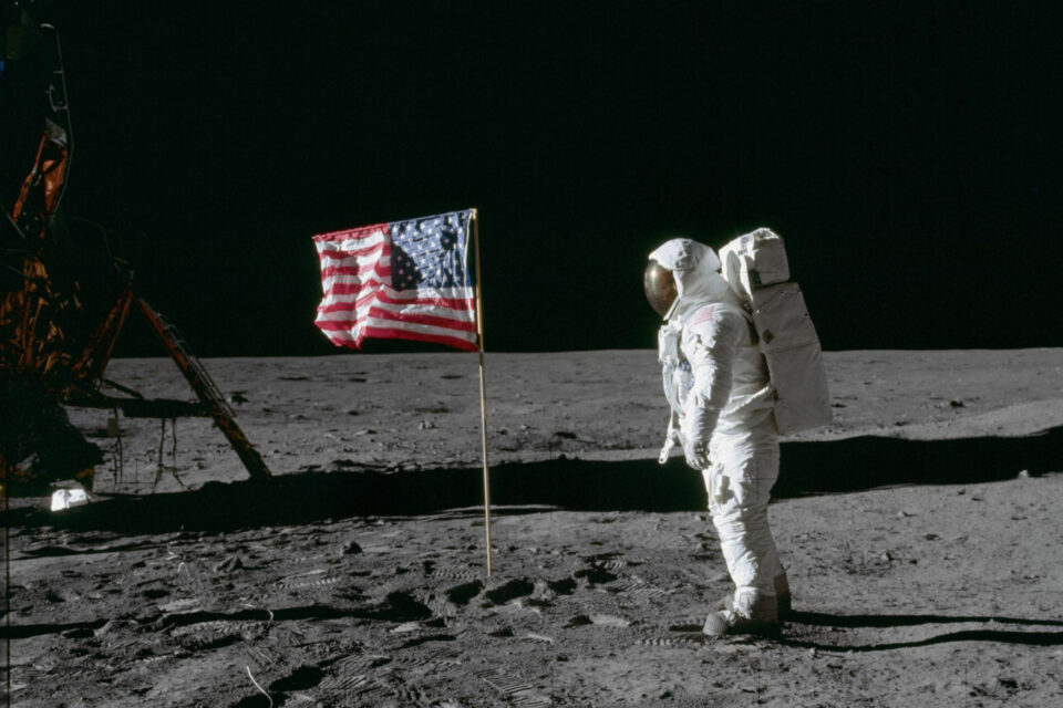 « Je pense que c'était faux » Kim Kardashian doute d'Apollo 11, la NASA ...