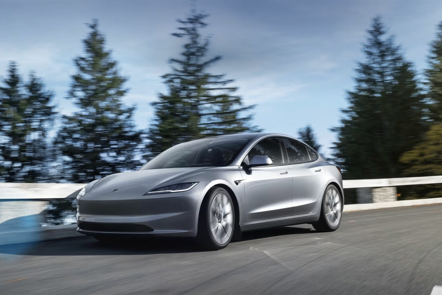 Tesla dévoile sa nouvelle Model 3 Standard, la Tesla la moins chère de ...