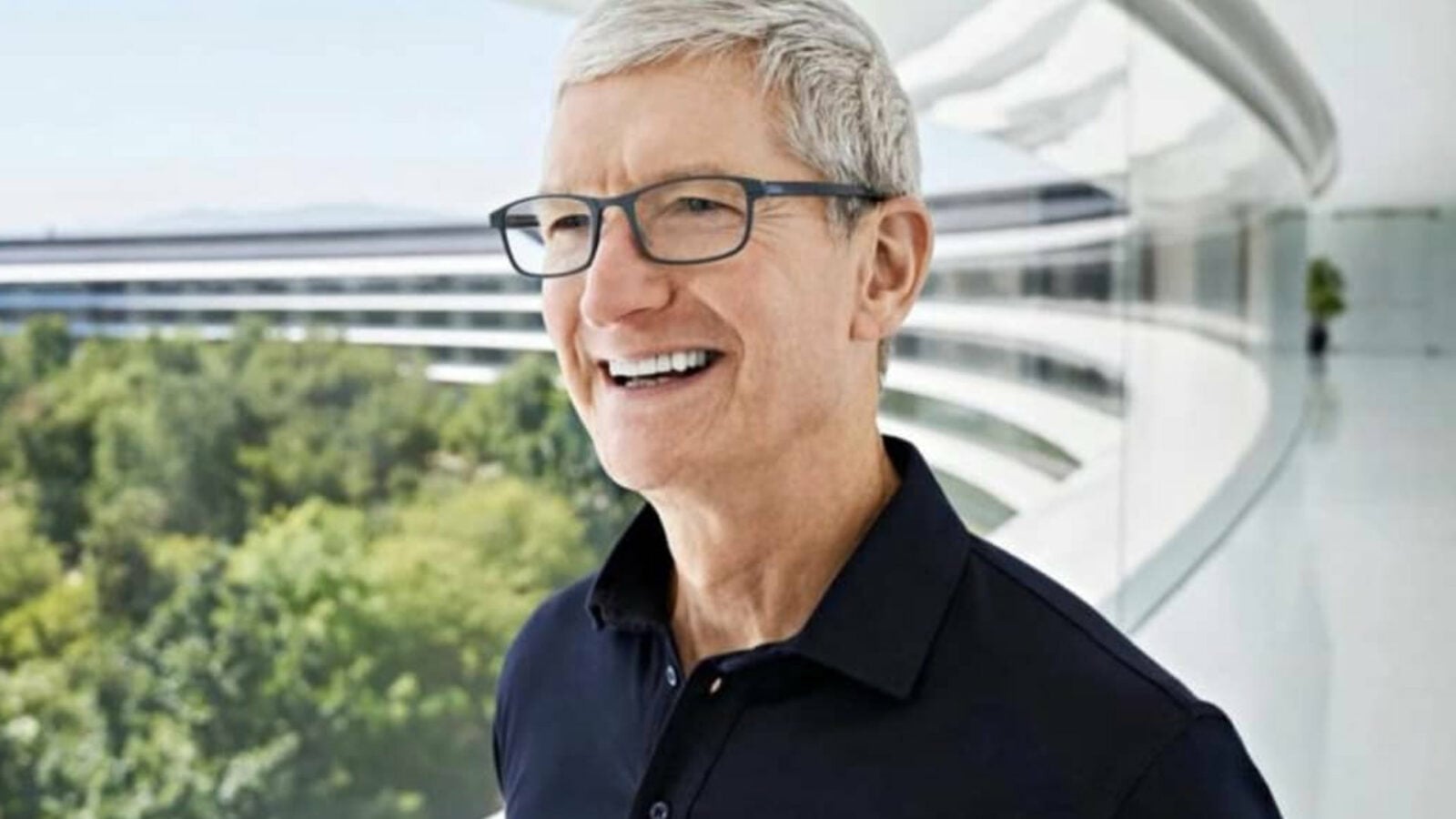 On connaît le salaire de Tim Cook, le patron d'Apple : il gagne 11 SMIC ...