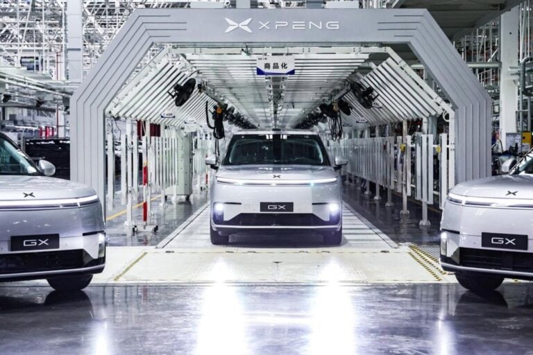 XPeng vient de lancer la production en série de son robotaxi autonome ...