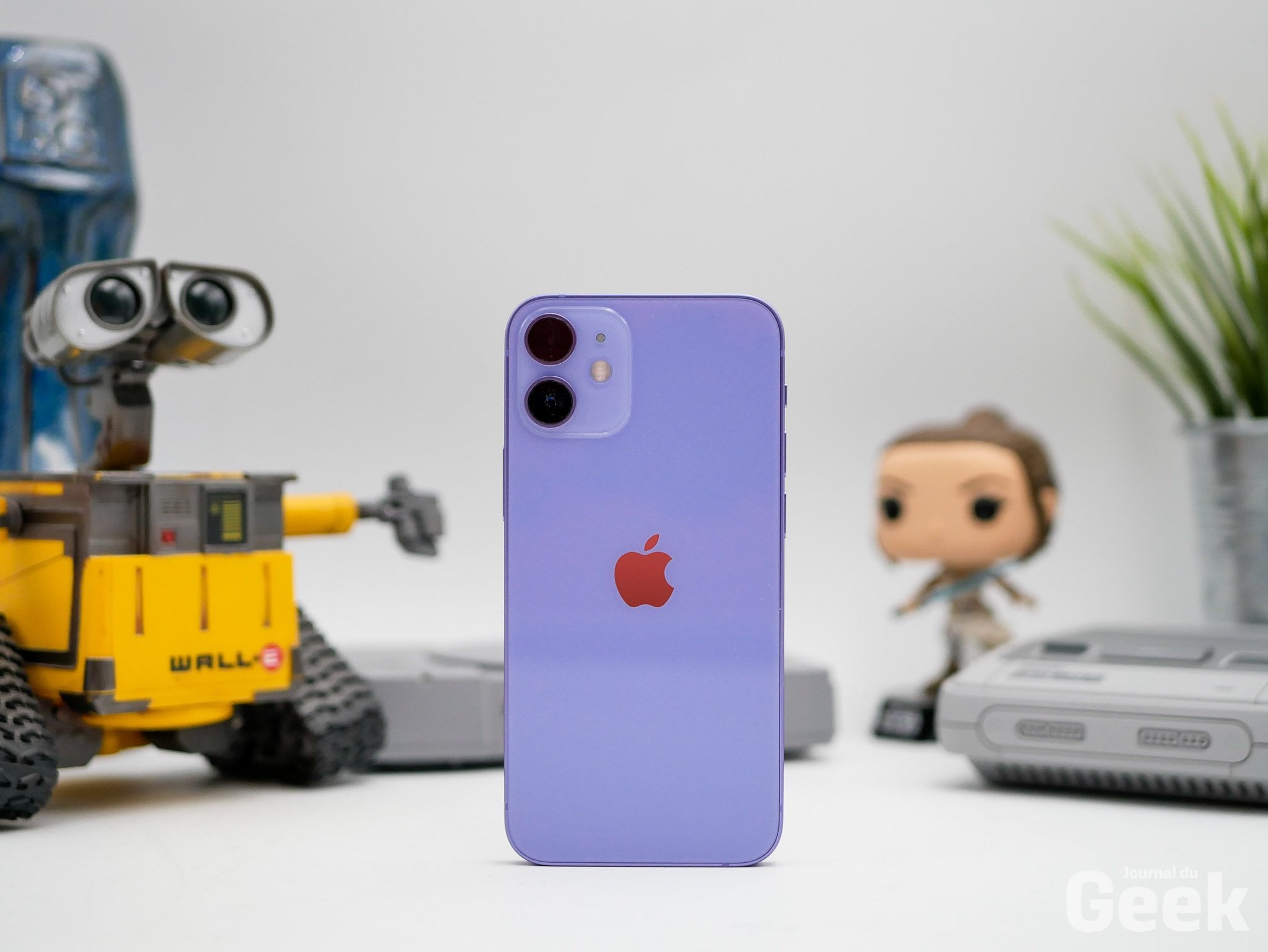 Prise en main : Apple iPhone 12 mini et iPhone 12 en version mauve