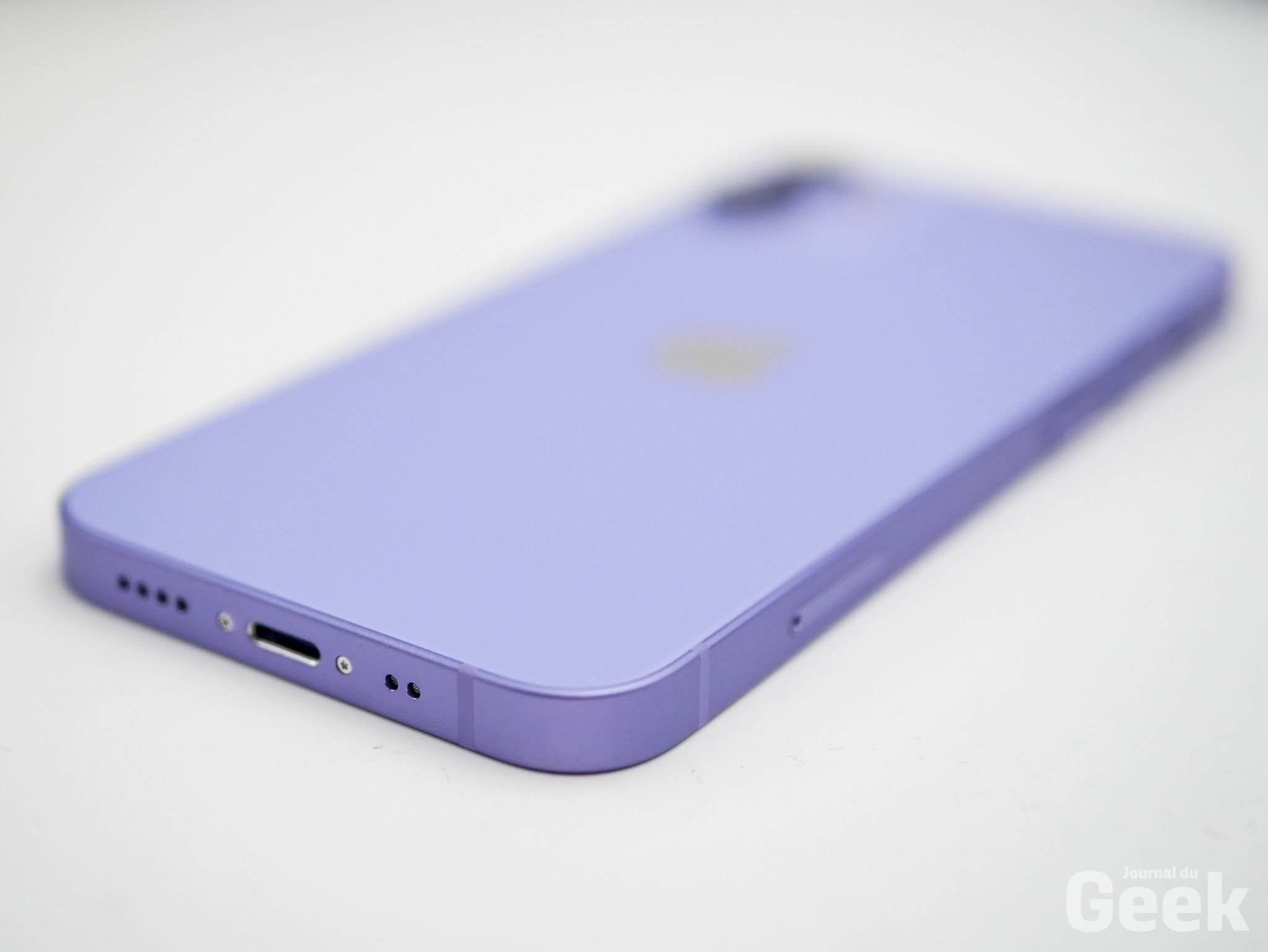 Prise en main : Apple iPhone 12 mini et iPhone 12 en version mauve